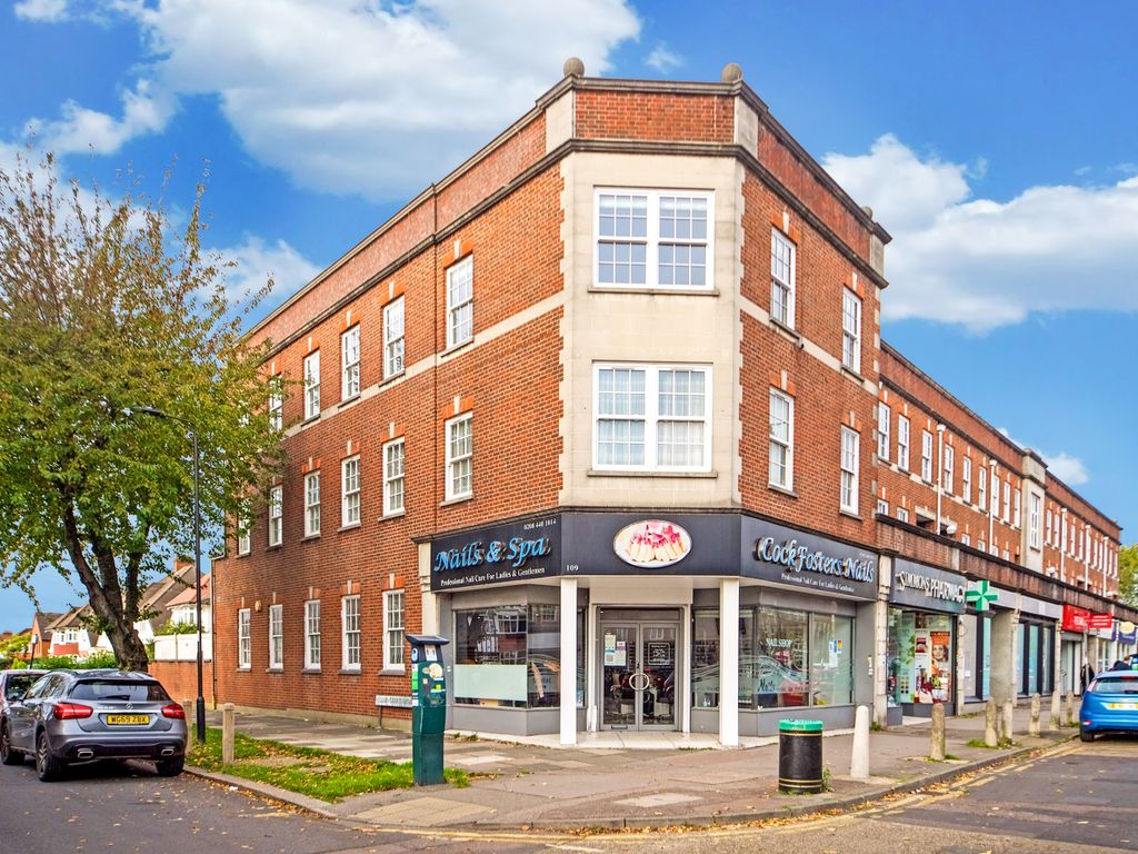 3 bed flat to rent in Cockfosters Road, Cockfosters, Barnet EN4, £2,000 ...