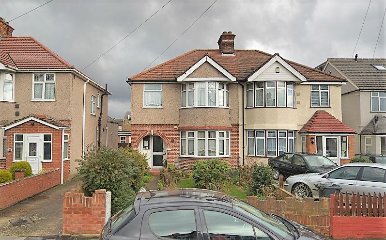 3 Bed Semi Detached House To Rent In Hibernia Gardens Hounslow Tw3 £