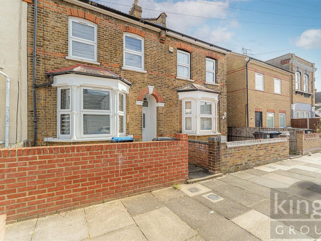 3 Bed End Terrace House For Sale In Uckfield Road Enfield Middlesex