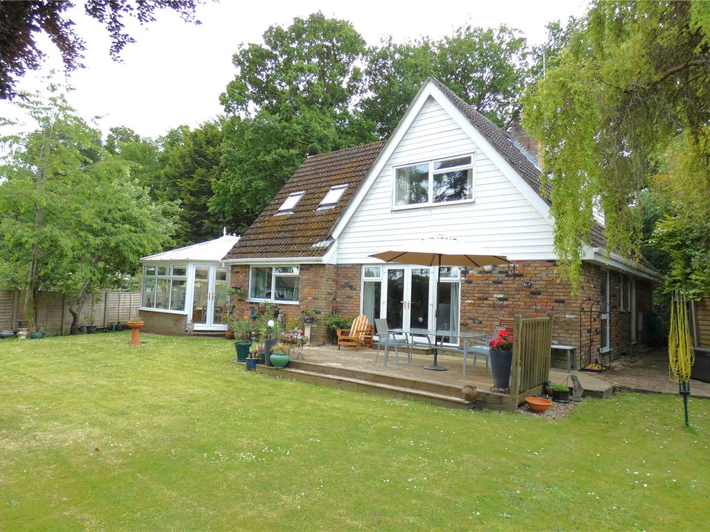 5 bed detached house for sale in Pinewood Avenue, Crowthorne, Berkshire ...