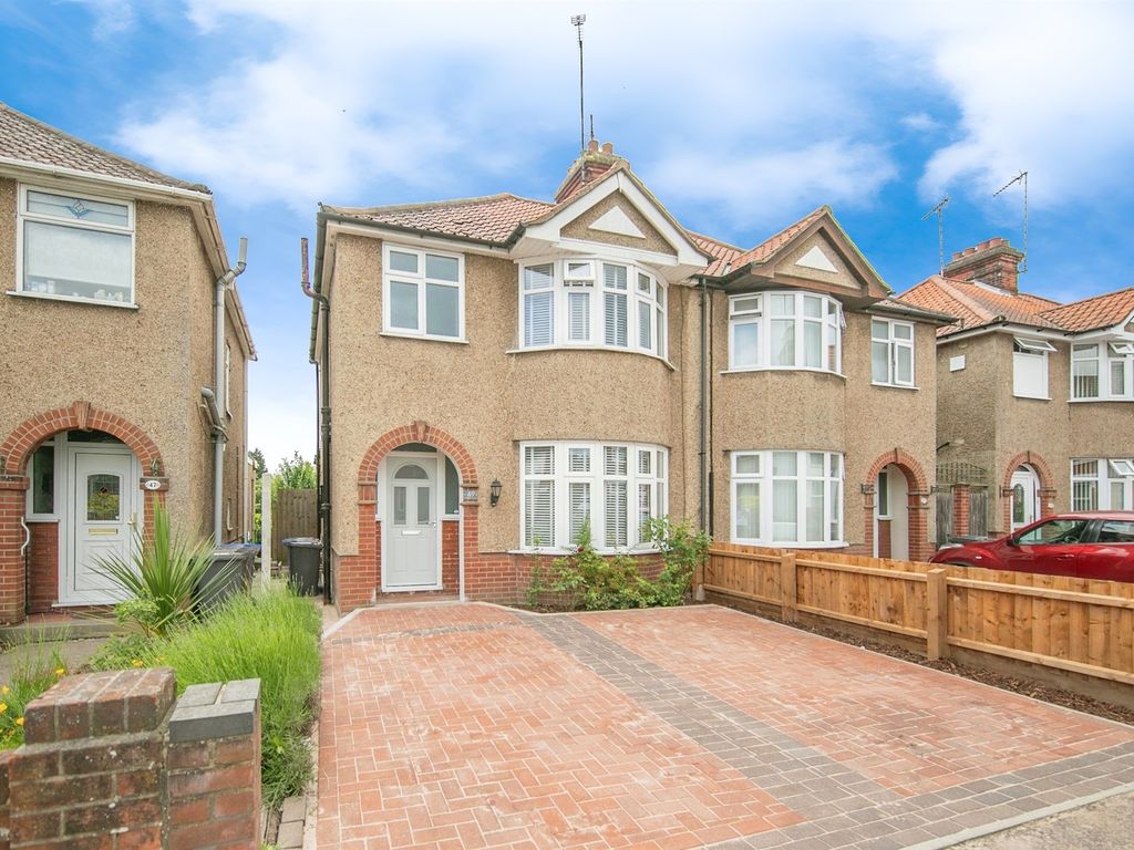 3 Bed Semi Detached House For Sale In Bramford Lane Ipswich Ip1 £