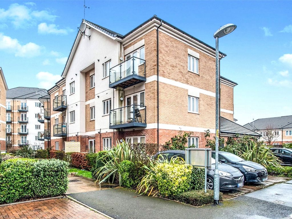 2 bed flat to rent in Oliver Court, Ley Farm Close, Watford ...