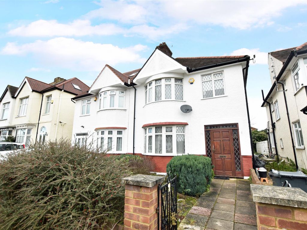 3 Bed Semi Detached House To Rent In Park Avenue Hounslow Tw3 £2 295