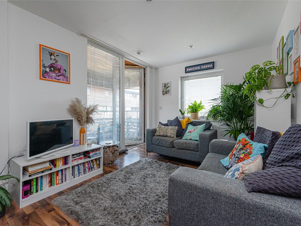 1 bed flat to rent in Hillside, London NW10 - Zoopla