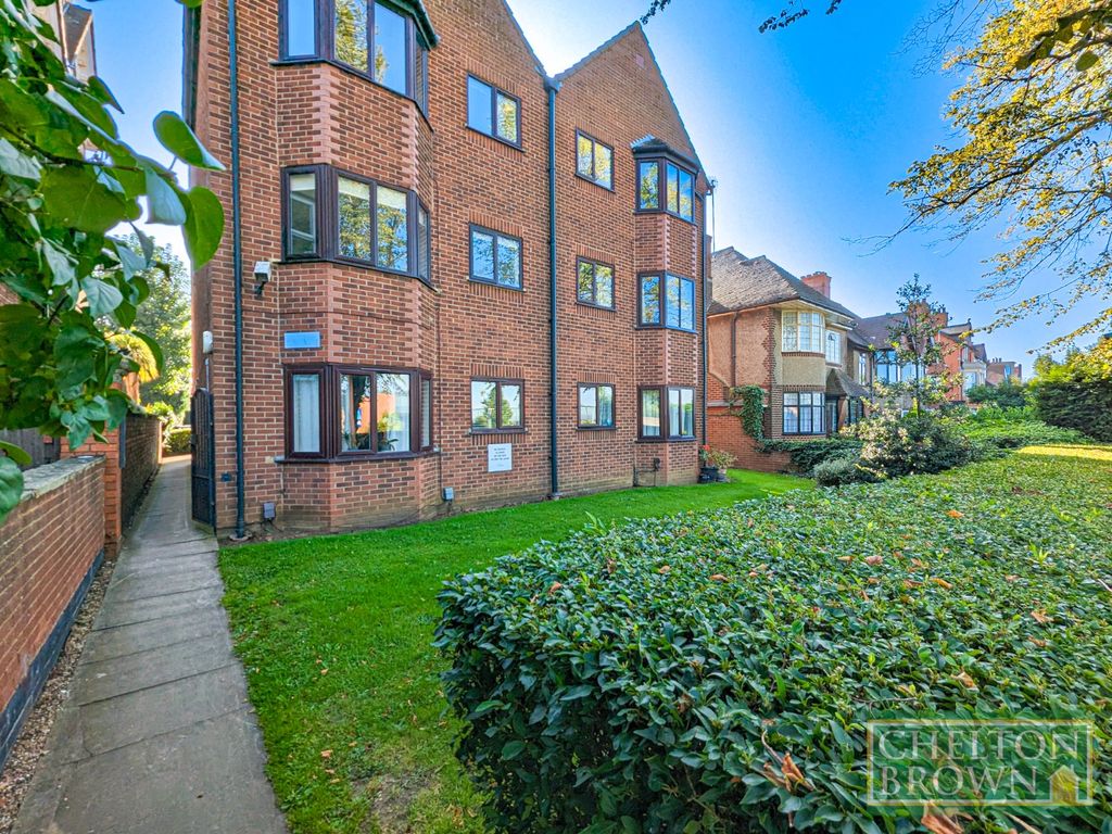 1 bed flat to rent in Queens Park Parade, Northampton NN2, £800 pcm ...