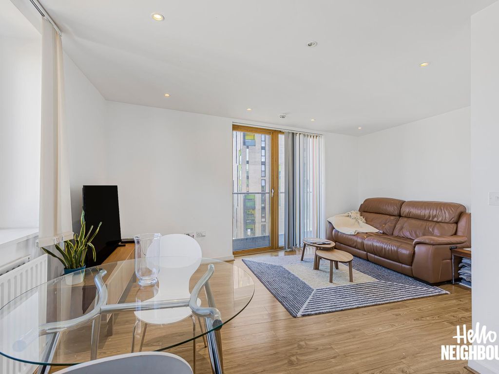 2 bed flat to rent in Arboretum Place, Barking IG11, £1,950 pcm - Zoopla