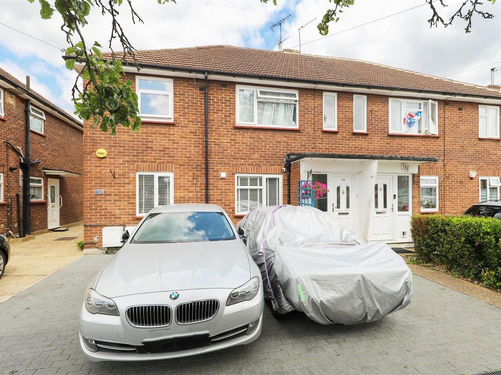 2 bed maisonette for sale in Grosvenor Avenue, North Hayes UB4, £ ...