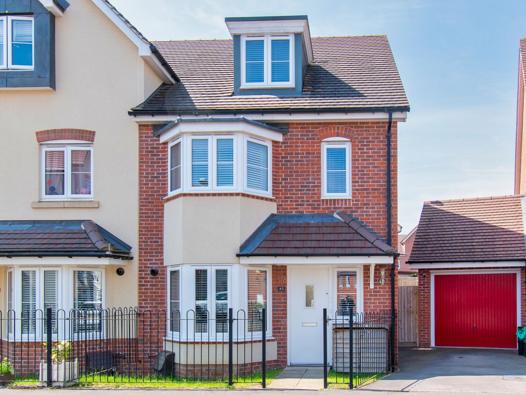 4 Bed Semi Detached House To Rent In Elm Drive Woodley Reading Rg5 £