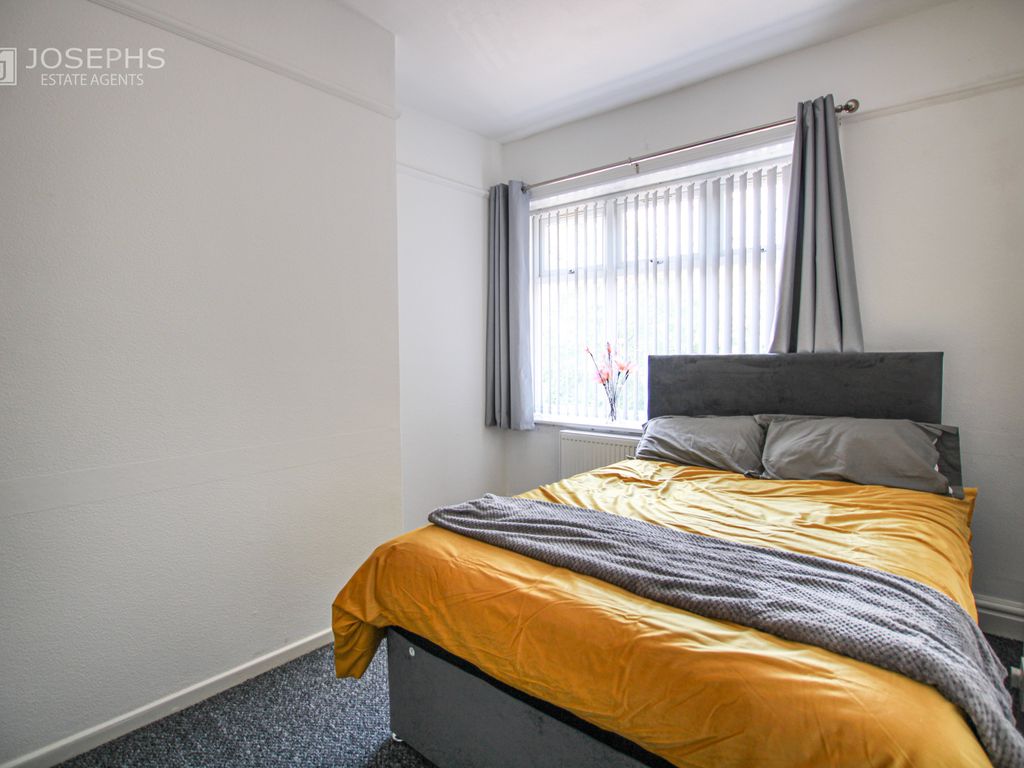 Room to rent in Wigan Road, Bolton BL3 - Zoopla