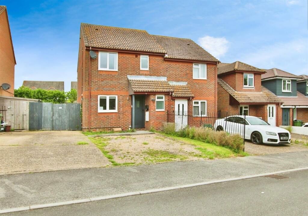 3 Bed Semi Detached House For Sale In Mallards Road Bursledon