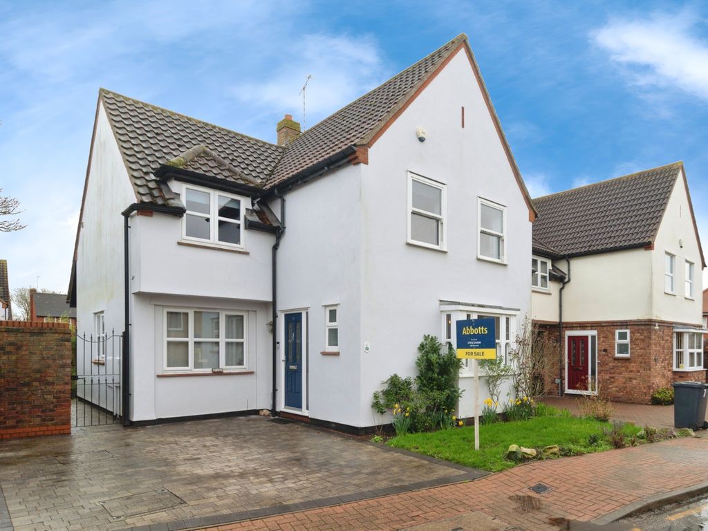 4 Bed Detached House For Sale In Millview Meadows Rochford Essex Ss4
