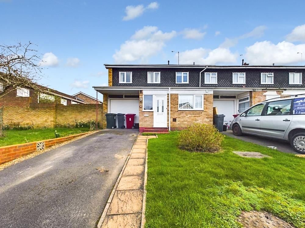 3 Bed End Terrace House For Sale In Ogmore Close Tilehurst Reading