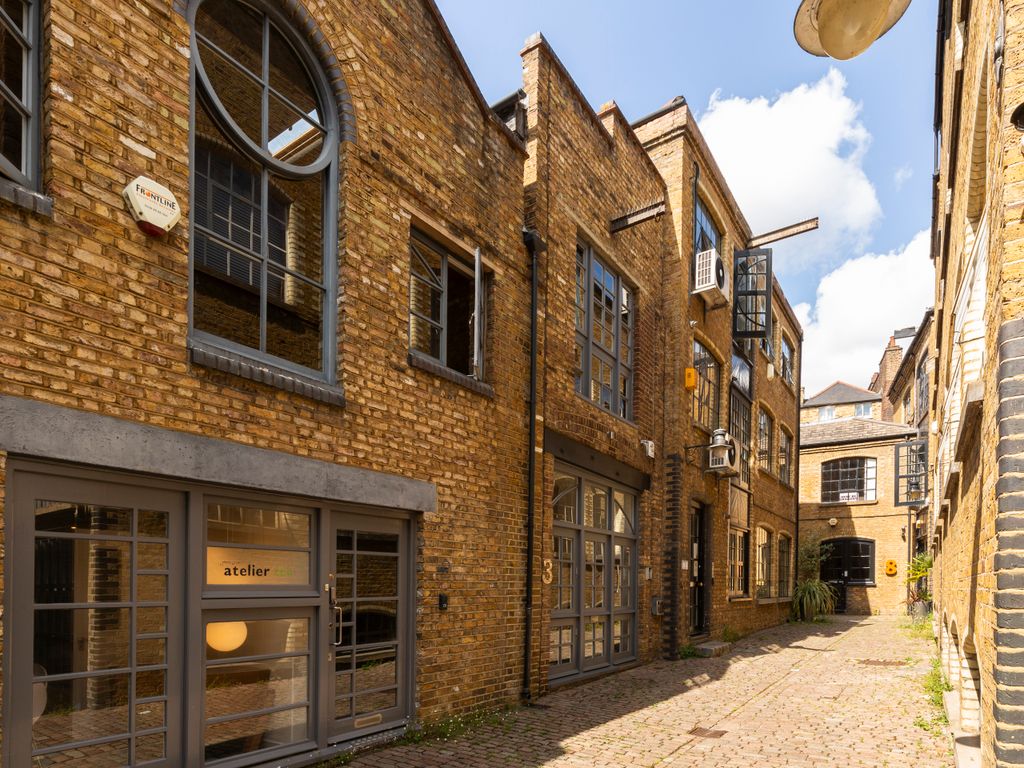 Office to let in 3 Printing House Yard, Hackney Road, Shoreditch ...