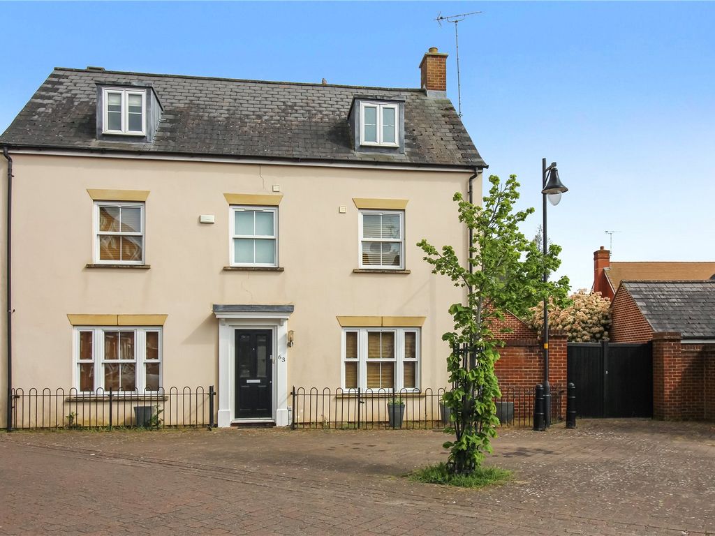 5 bed detached house for sale in Dunvant Road, Swindon, Wiltshire SN25 ...