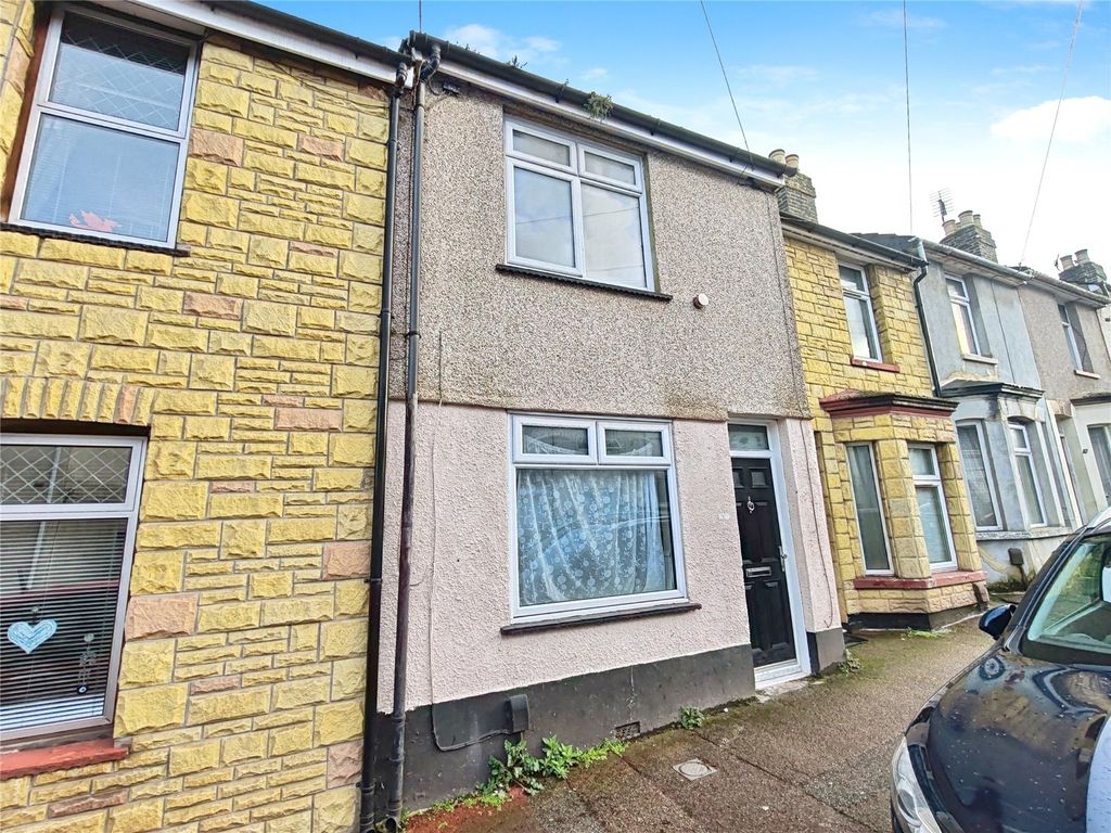 2 bed terraced house for sale in Castle Road, Chatham, Kent ME4, £ ...