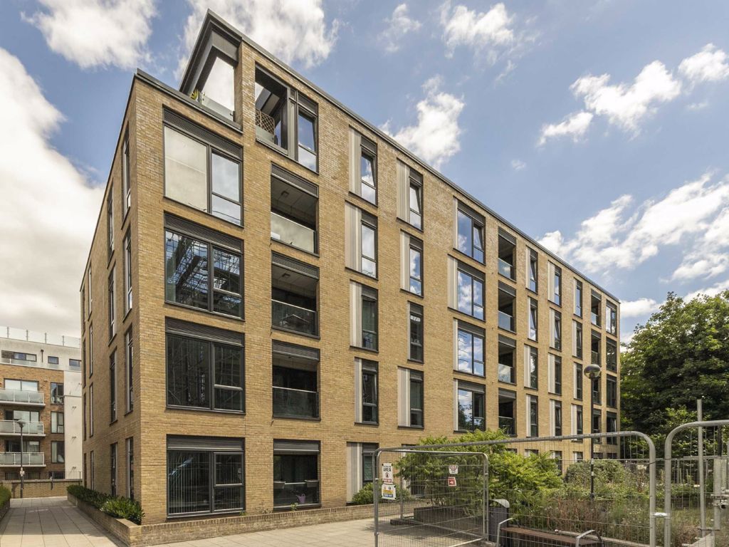 2 bed flat for sale in Eltringham Street, London SW18 - Zoopla