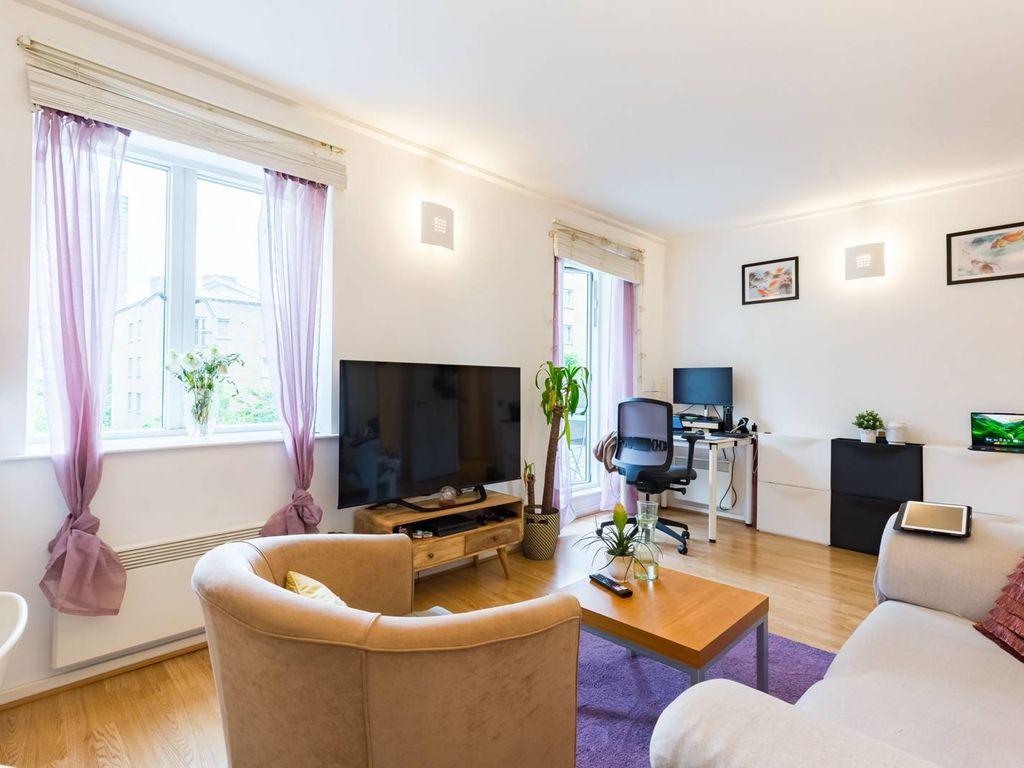 1 bed flat to rent in Seacon Tower, Docklands, London E14, £2,000 pcm ...