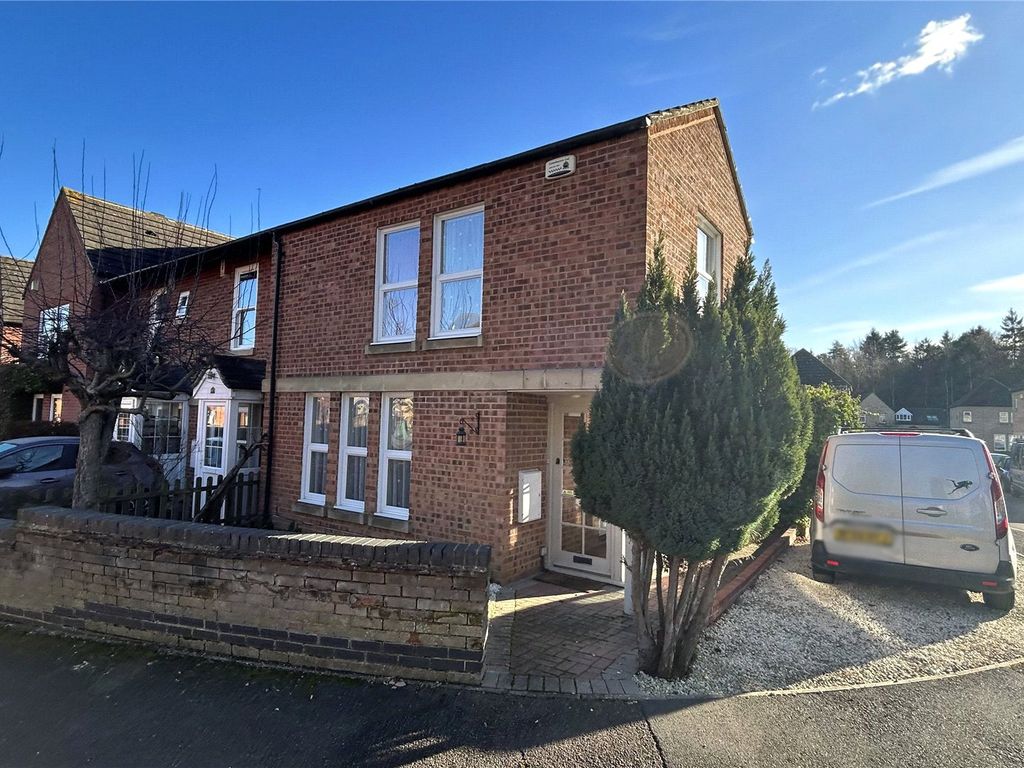 3 Bed End Terrace House For Sale In Mallowdale Road Bracknell