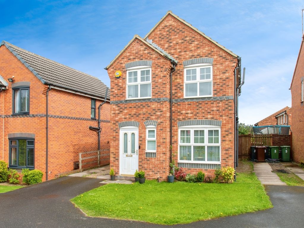 3 bed detached house for sale in Badminton Drive, Leeds LS10, £240,000 ...