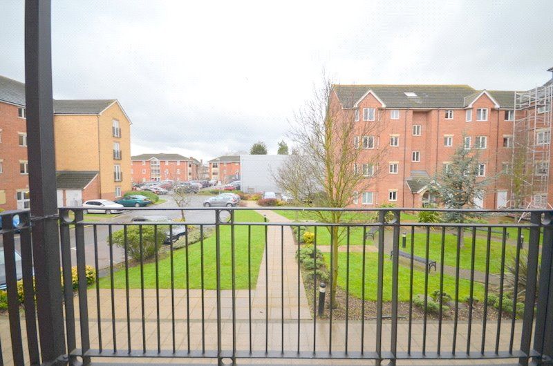 2 bed flat to rent in Omega Court, 140 London Road, Romford RM7, £1,650 ...