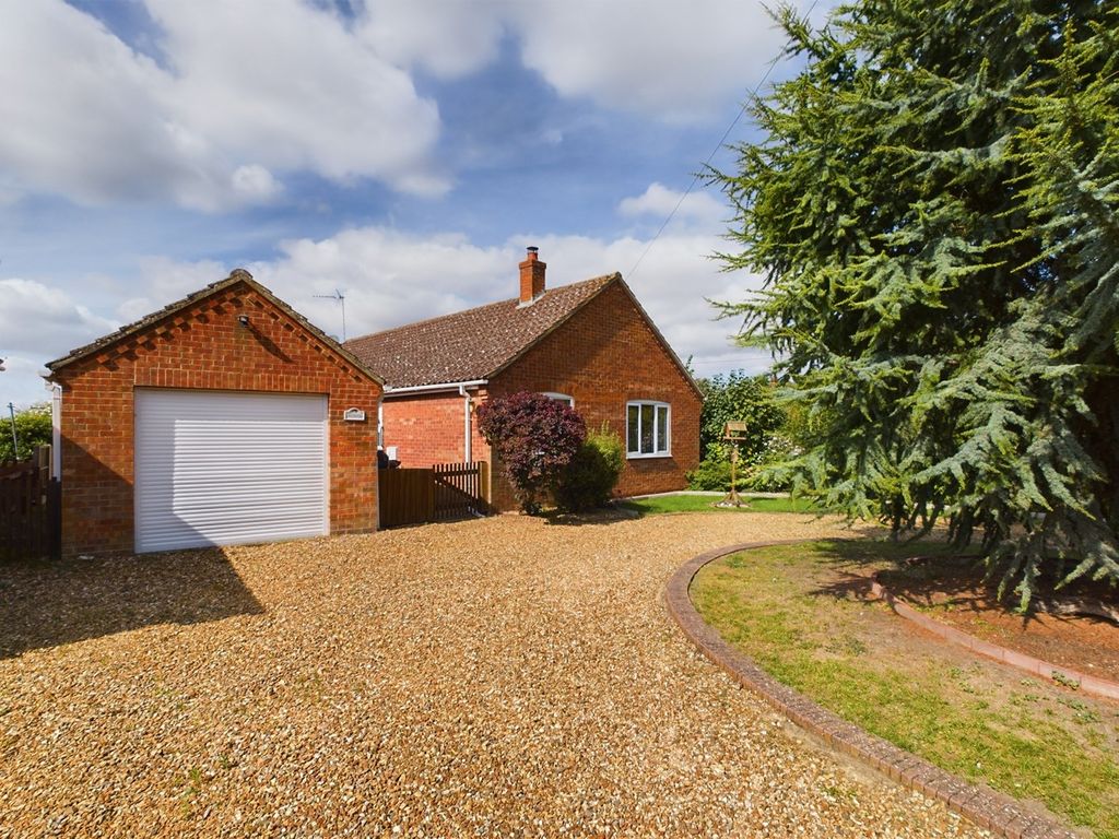 3 bed detached bungalow for sale in Chequers Road, Wretton, King's Lynn ...
