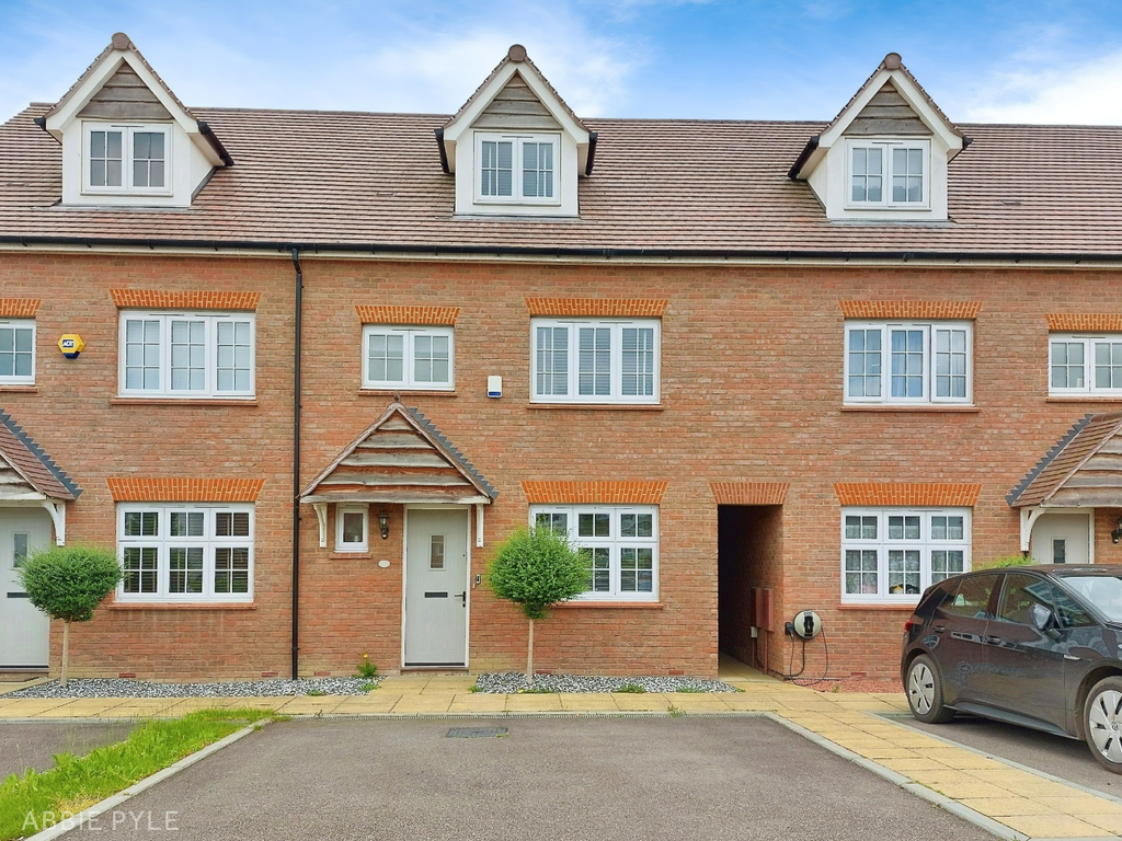 4 bed terraced house for sale in Sittingbourne, Kent ME10, £375,000 ...