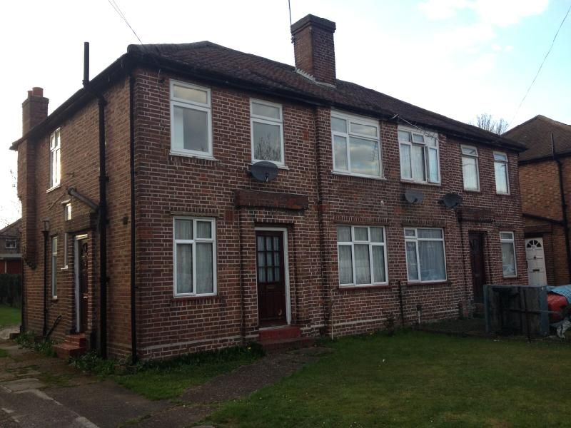 2 bed maisonette to rent in Botwell Crescent, Hayes, Middlesex UB3 - Zoopla