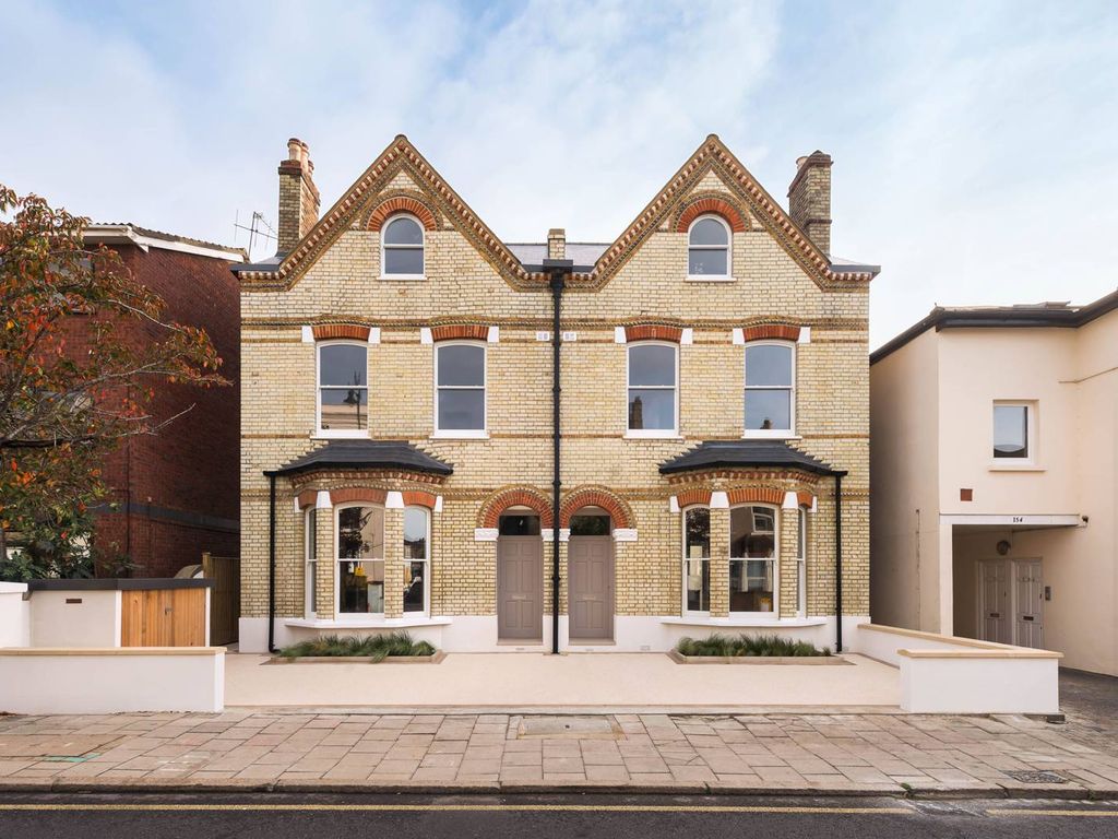 2 bed flat for sale in Hartfield Road, Wimbledon, London SW19, £650,000 ...