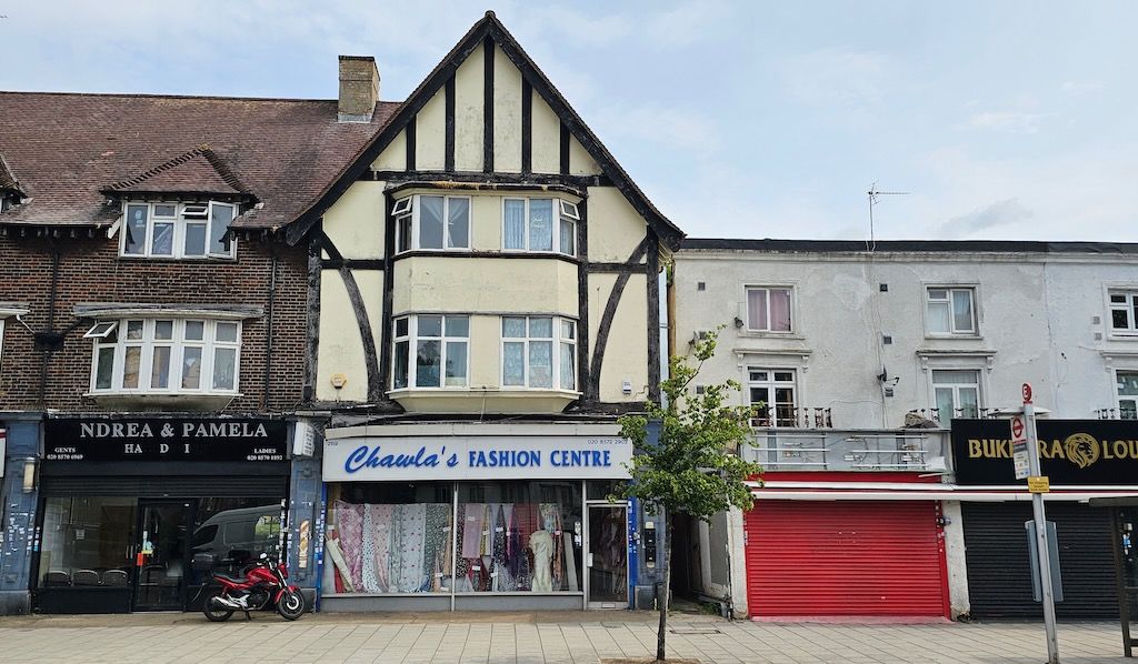 Retail premises for sale in Bath Road, Hounslow TW4, £725,000 - Zoopla