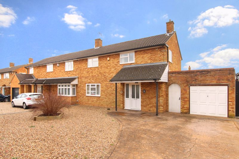 3 Bed Semi Detached House For Sale In Ellingham Road Hemel Hempstead