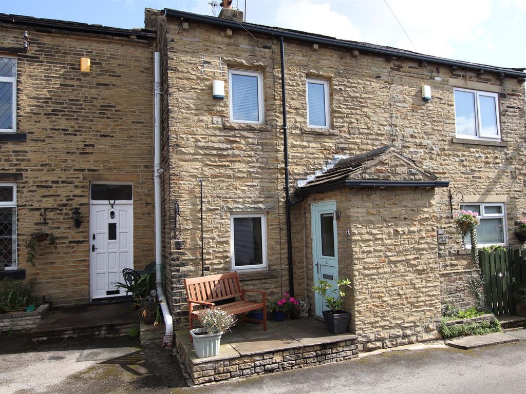 2 bed cottage to rent in Rawson Square, Idle, Bradford BD10 - Zoopla