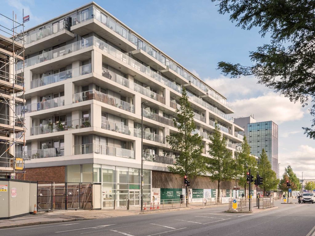 2 bed flat to rent in The Hyde, London NW9 - Zoopla