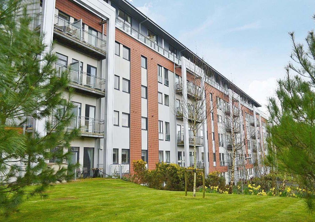 2 bed flat to rent in Jackson Place, Bearsden, Glasgow G61 - Zoopla