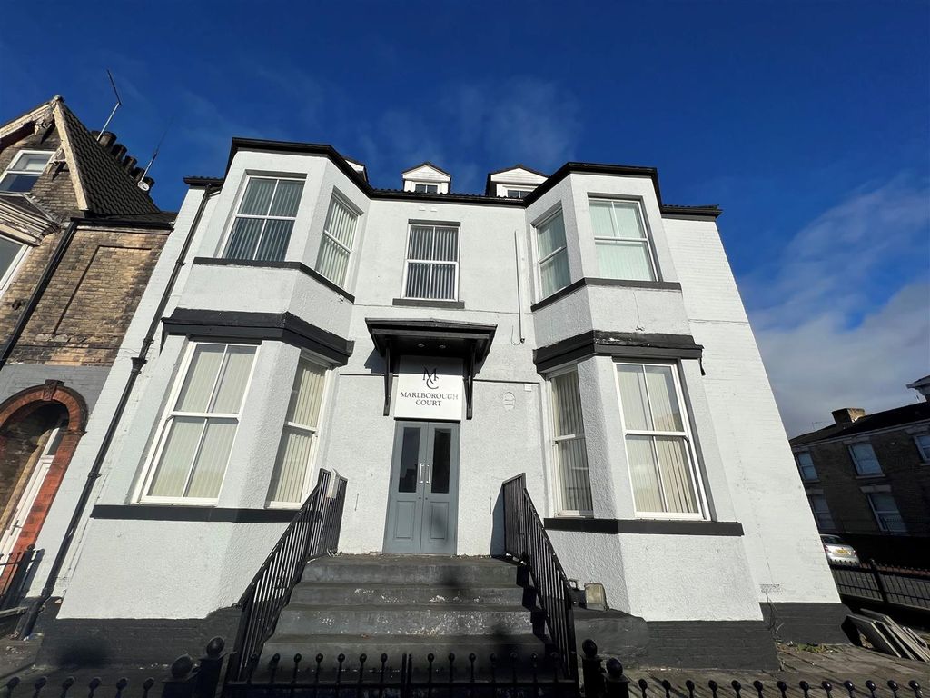 Room to rent in Spring Bank, Hull HU3, £689 pcm - Zoopla