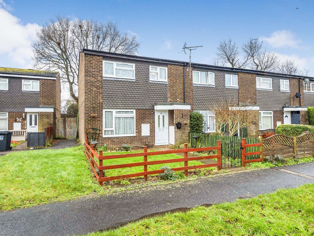 3 bed end terrace house for sale in Lomond Road, Piccotts End, Hemel ...