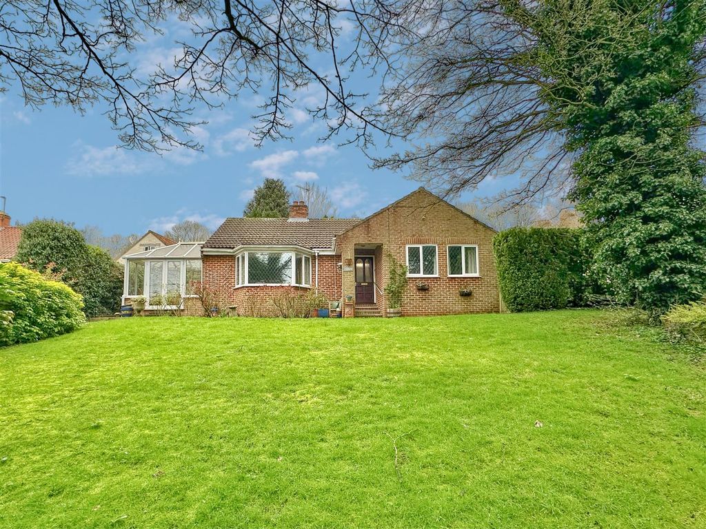 3 bed detached bungalow for sale in Back Lane, Ampleforth, York YO62, £450,000 - Zoopla