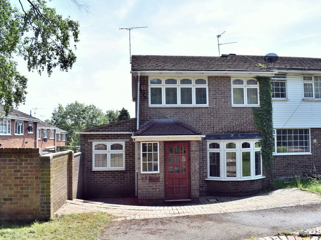 3 bed end terrace house to rent in Broadway, Gillingham ME8, £1,500 pcm ...