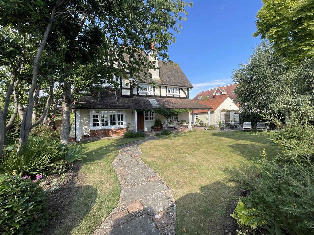 5 bed detached house for sale in Foreland Road, Bembridge PO35, £ ...