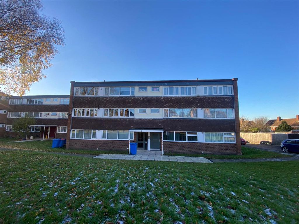 2 bed flat for sale in Cherrywood Court, Moordown Avenue, Solihull B92 - Zoopla