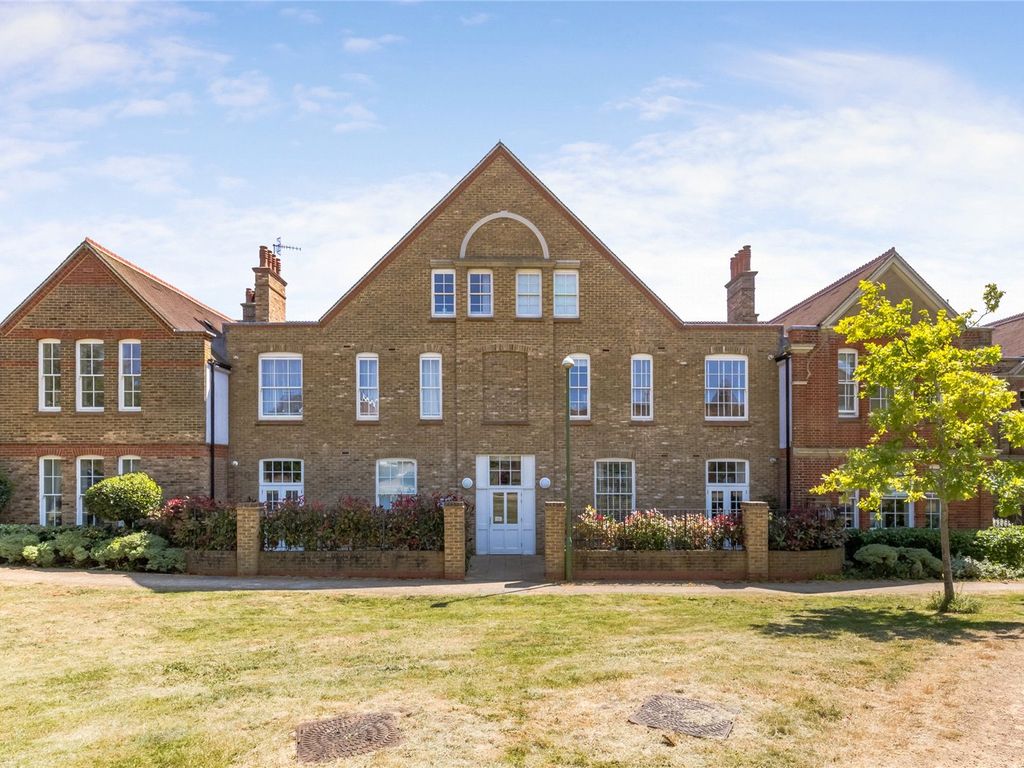 2 bed flat for sale in Coral Close, Shoreham, West Sussex BN43, £ ...