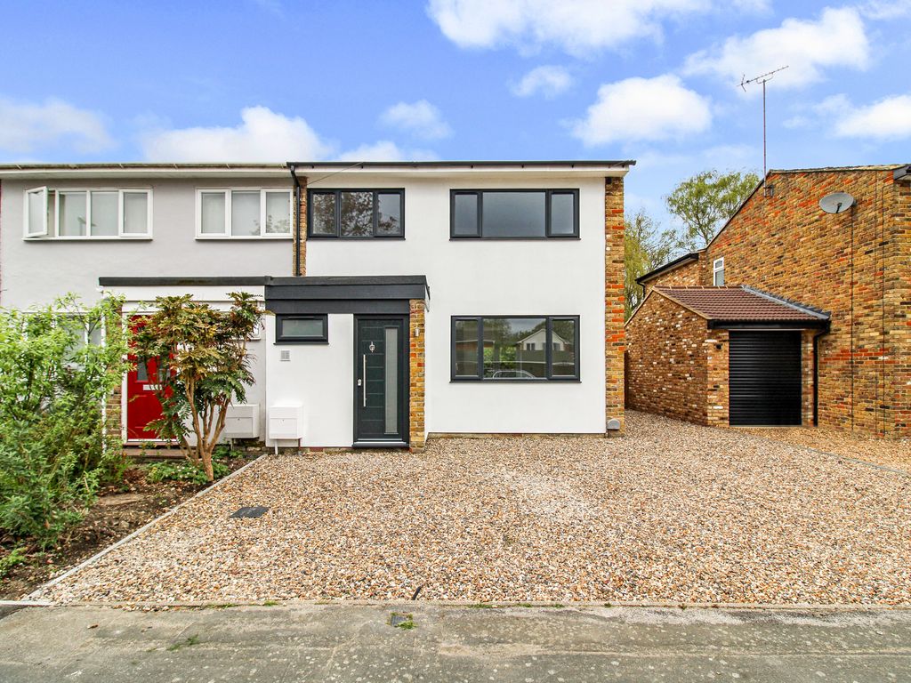 3 Bed Semi Detached House For Sale In Newton Road Farnborough