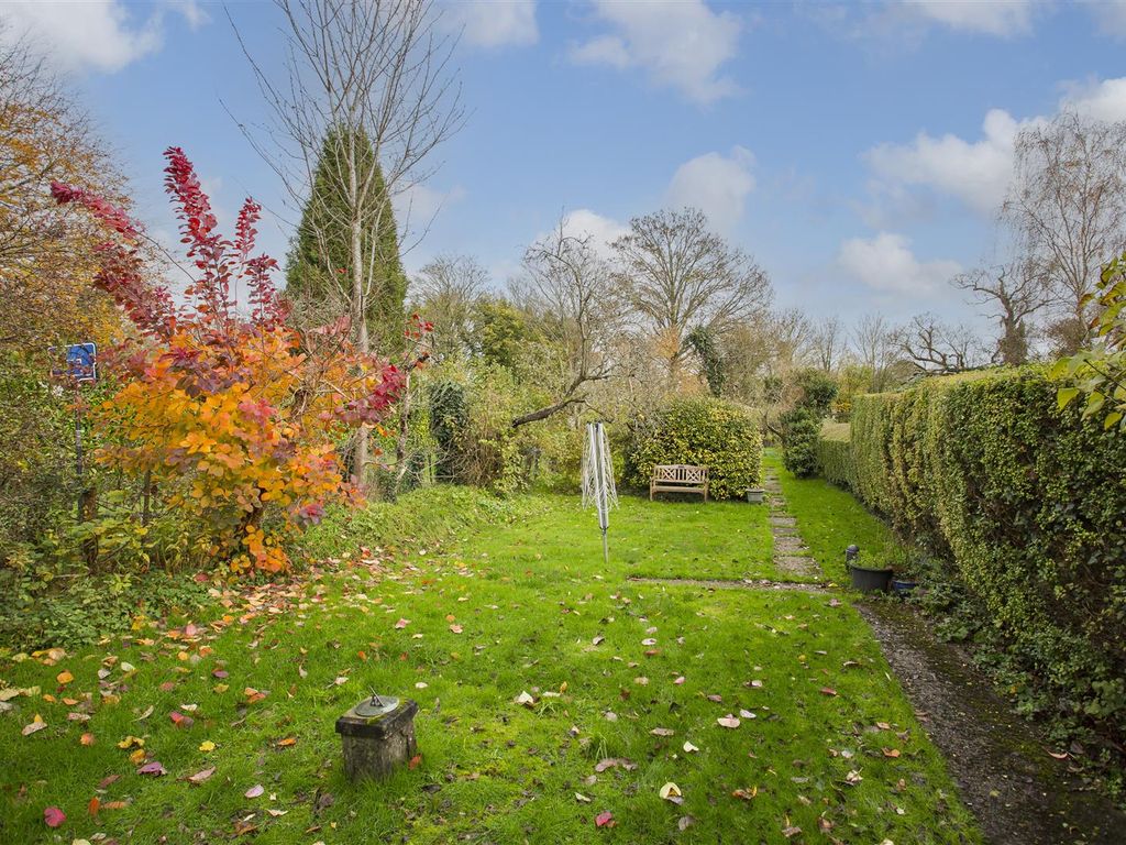 4 bed semi-detached house for sale in London Road, Dunton Green ...