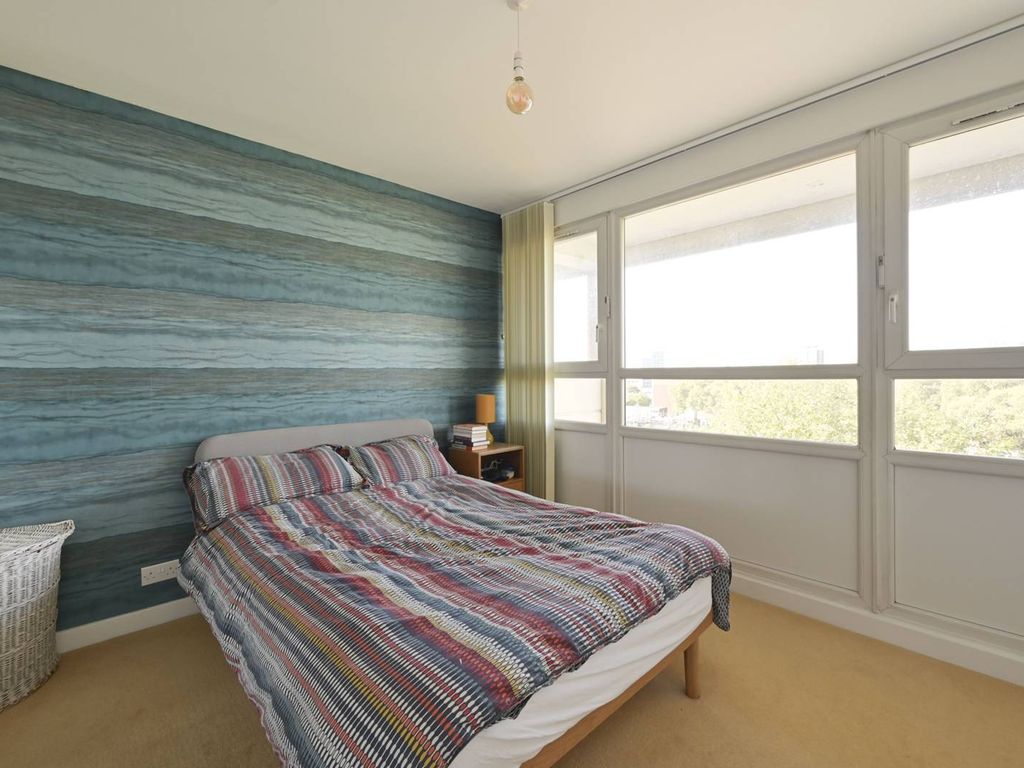 2 bed maisonette to rent in Burdett Road E14, Limehouse, London,, £ ...