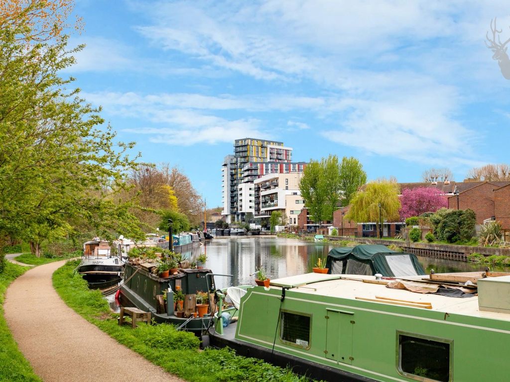 2 bed flat for sale in Homerton Road, London E9 - Zoopla