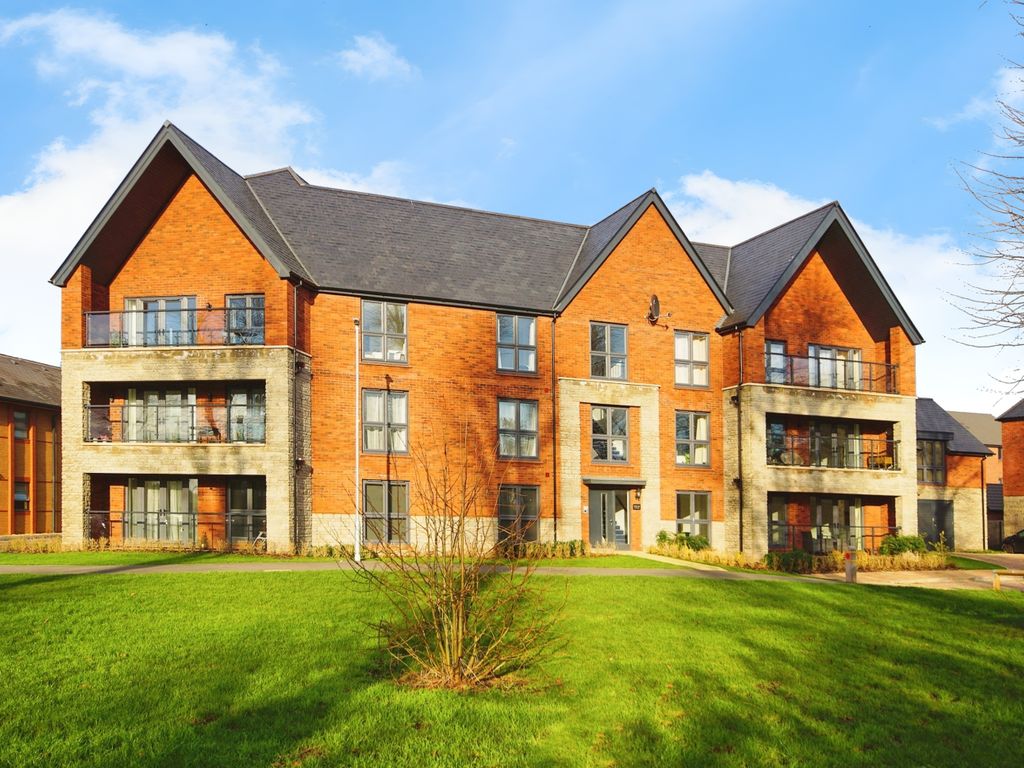 2 bed flat for sale in Tanner Close, Frenchay, Bristol BS16, £320,000 ...