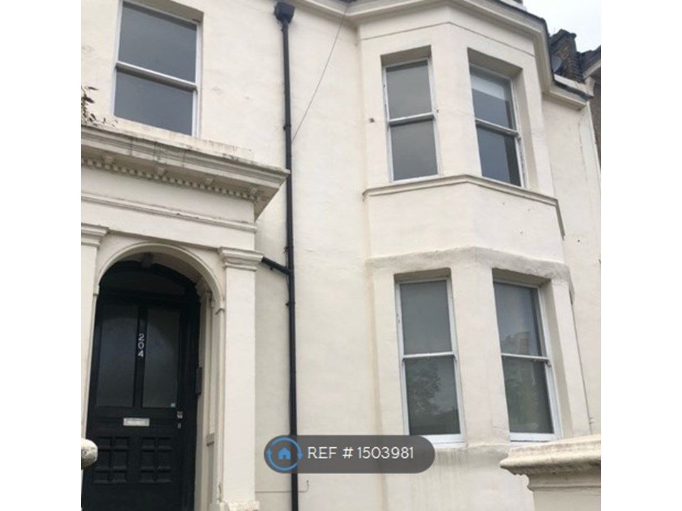 2 bed flat to rent in Burrage Road, London SE18 - Zoopla