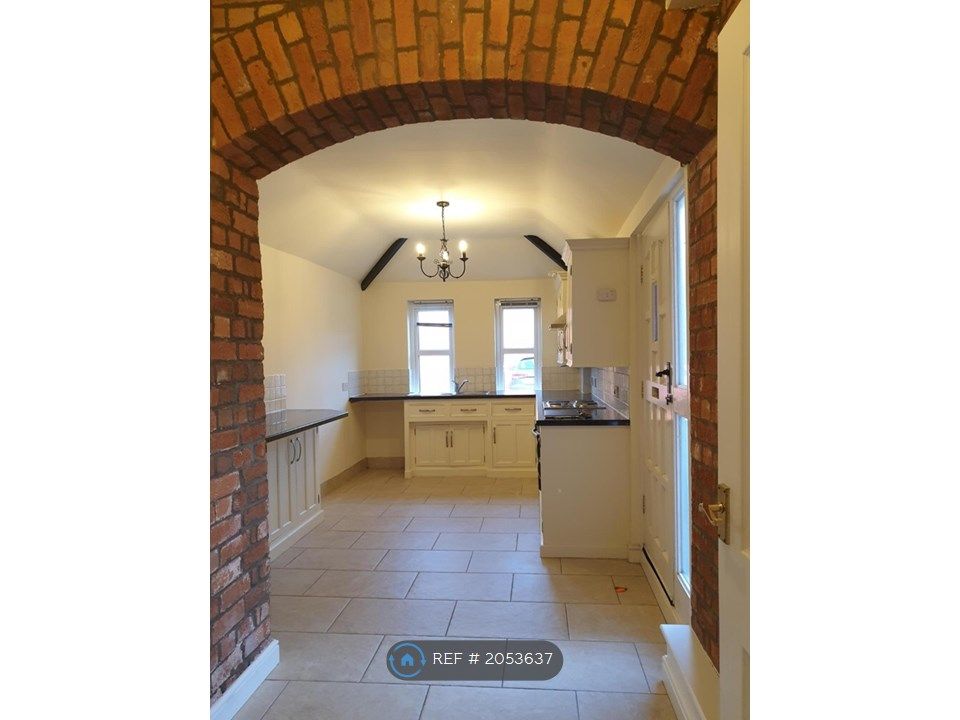 2 bed flat to rent in The Old School, Lincoln LN5, £700 pcm - Zoopla