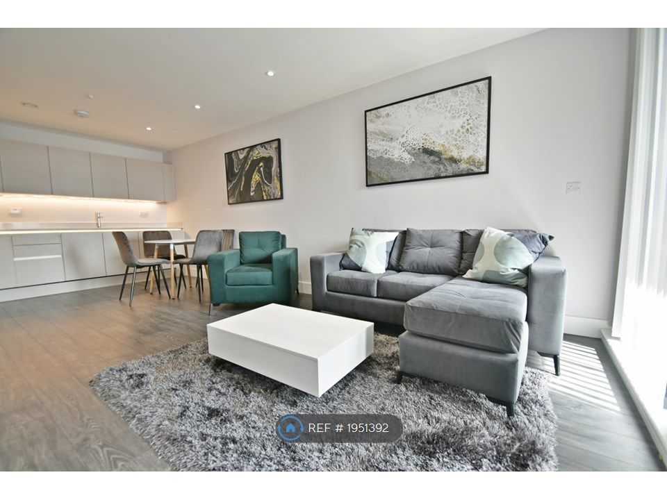 2 bed flat to rent in Hallmark Tower, Manchester M4, £1,500 pcm - Zoopla