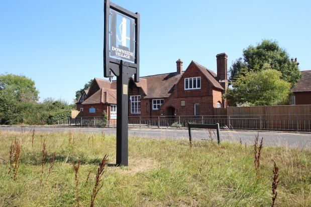 2 bed property to rent in Downside Road, Cobham KT11 - Zoopla