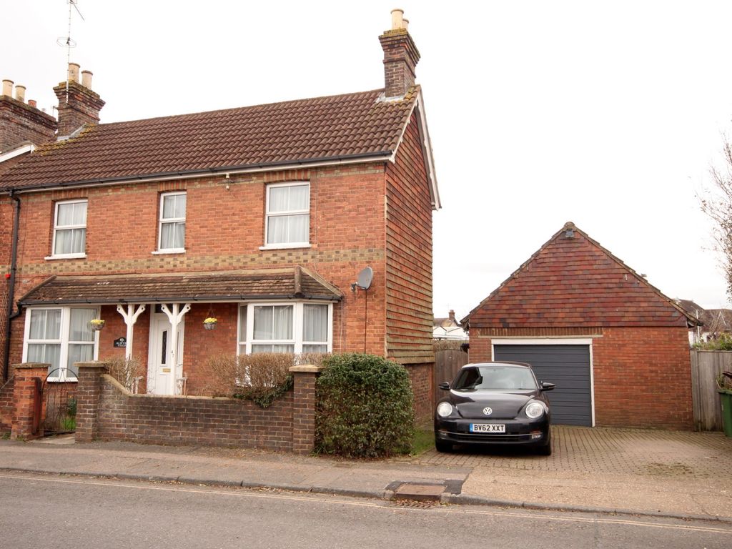 3 bed detached house for sale in Station Road, Horsham RH13 - Zoopla